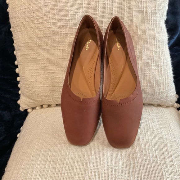 Clarks | Shoes | New Clarks Brown Leather Flats 85 Nice Flat Price Sale ...